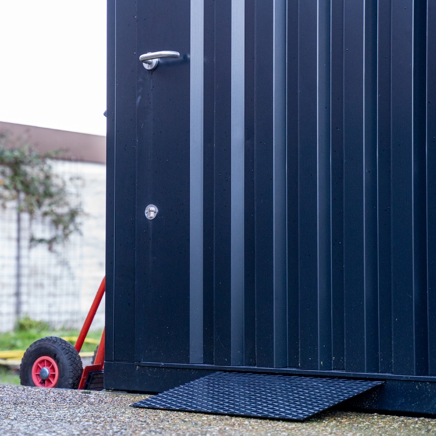 afneembare container 4 x 2 meter – met dubbele deur aan de 2 met