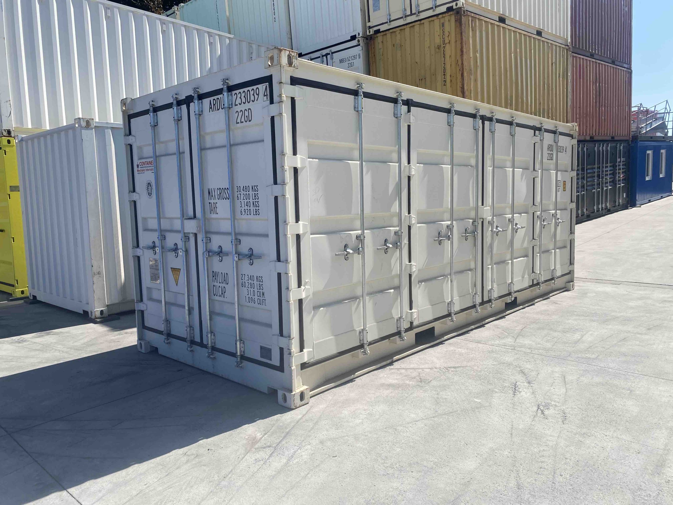 EERSTE REIS 20FT OPEN SIDE ZEECONTAINER Leverbaar met